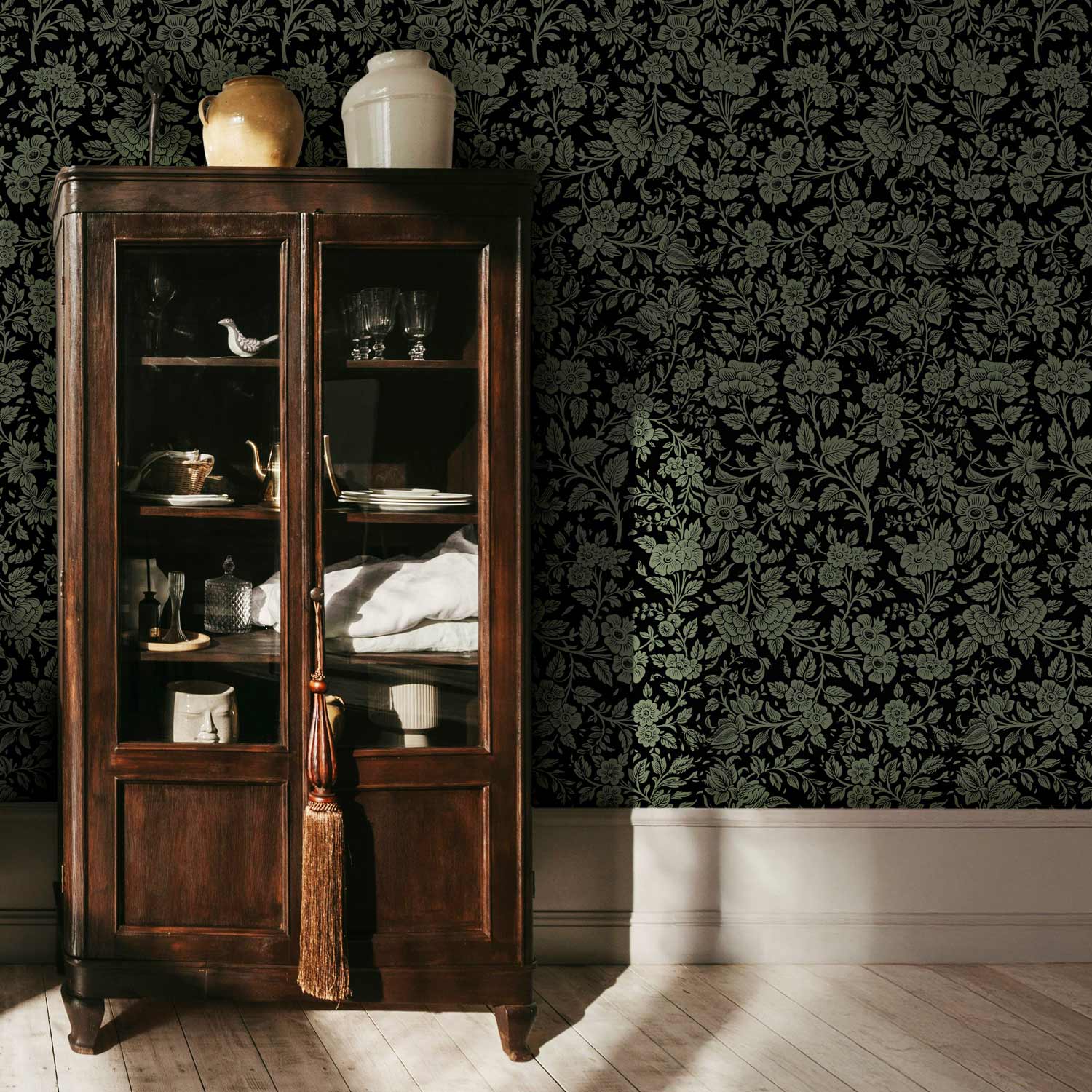 Dark Granny Chic Floral Print Wallpaper | Livettes | Livettes Wallpaper