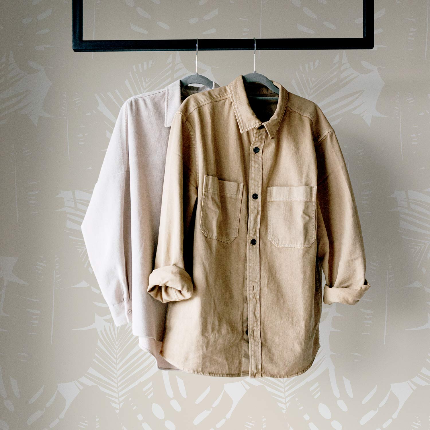 Neutral palm leaves wallpaper | Wall mural | Livettes | Livettes Wallpaper